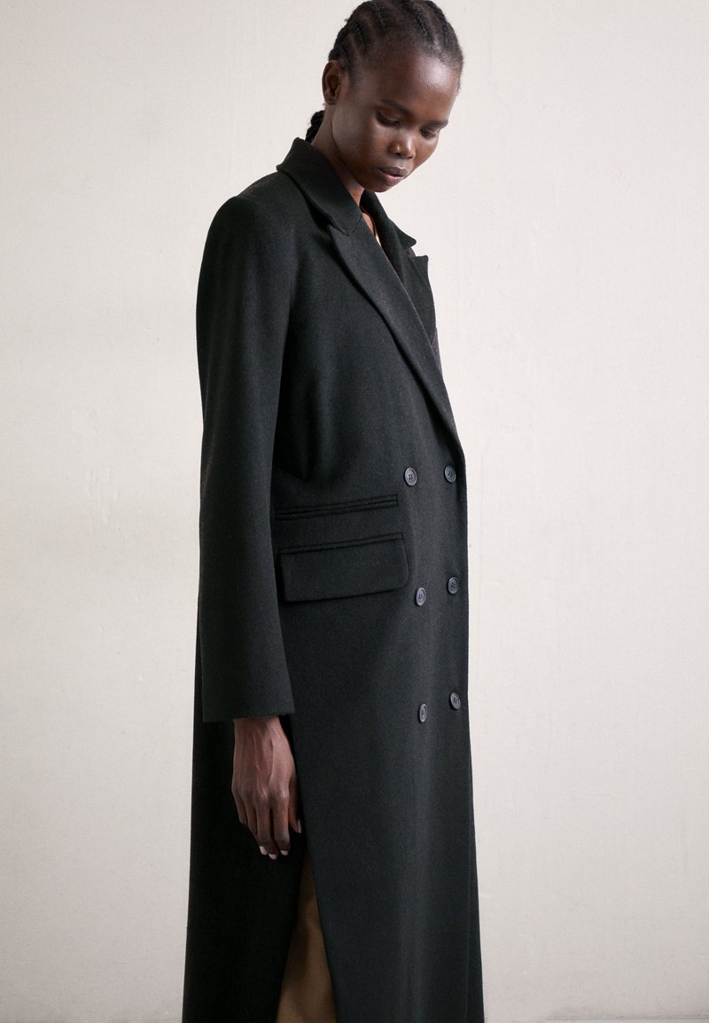 Materiel MAXI COAT SLITS - Classic coat - deep brown/dark brown ...