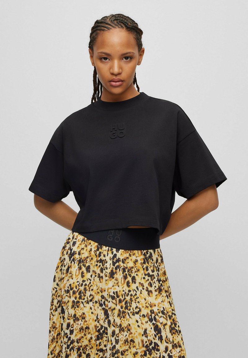 HUGO CROPPED - Basic T-shirt - black one/black - Zalando.co.uk