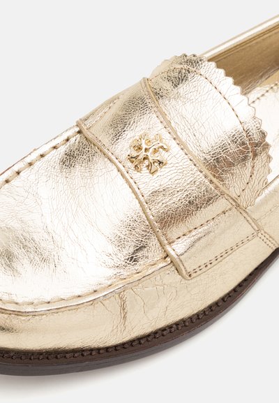 Tory Burch CLASSIC LOAFER - Slipper - spark gold/platino/goldfarben ...