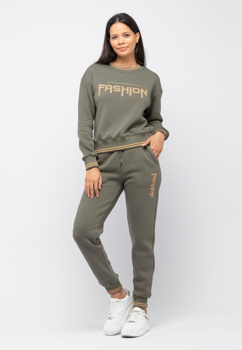 Tom Barron MODISCHER NORMALER GRÖSSE - Trainingspak - khaki/kaki ...