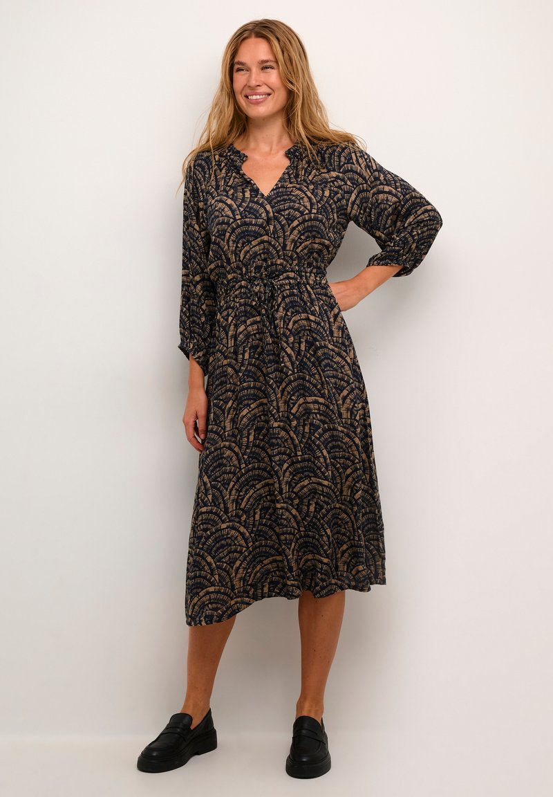 Kaffe KASIGRID - Freizeitkleid - midnight sand fan print/blau - Zalando.at