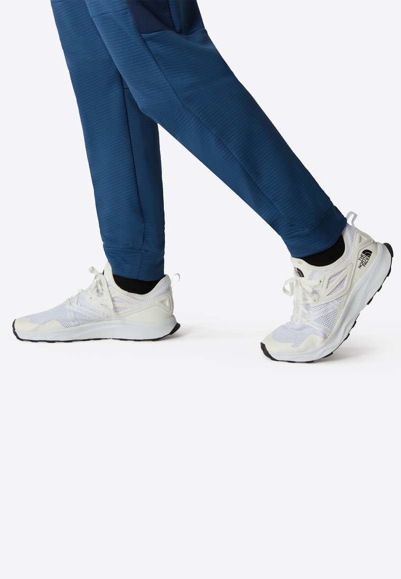 The North Face OXEYE - Sneakers - tnf white/tnf white/offwhite - Zalando.se