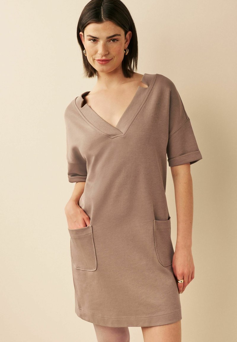 Next SHORT SLEEVE NOTCH NECK JERSEY MINI DRESS - Jerseykleid - natural ...