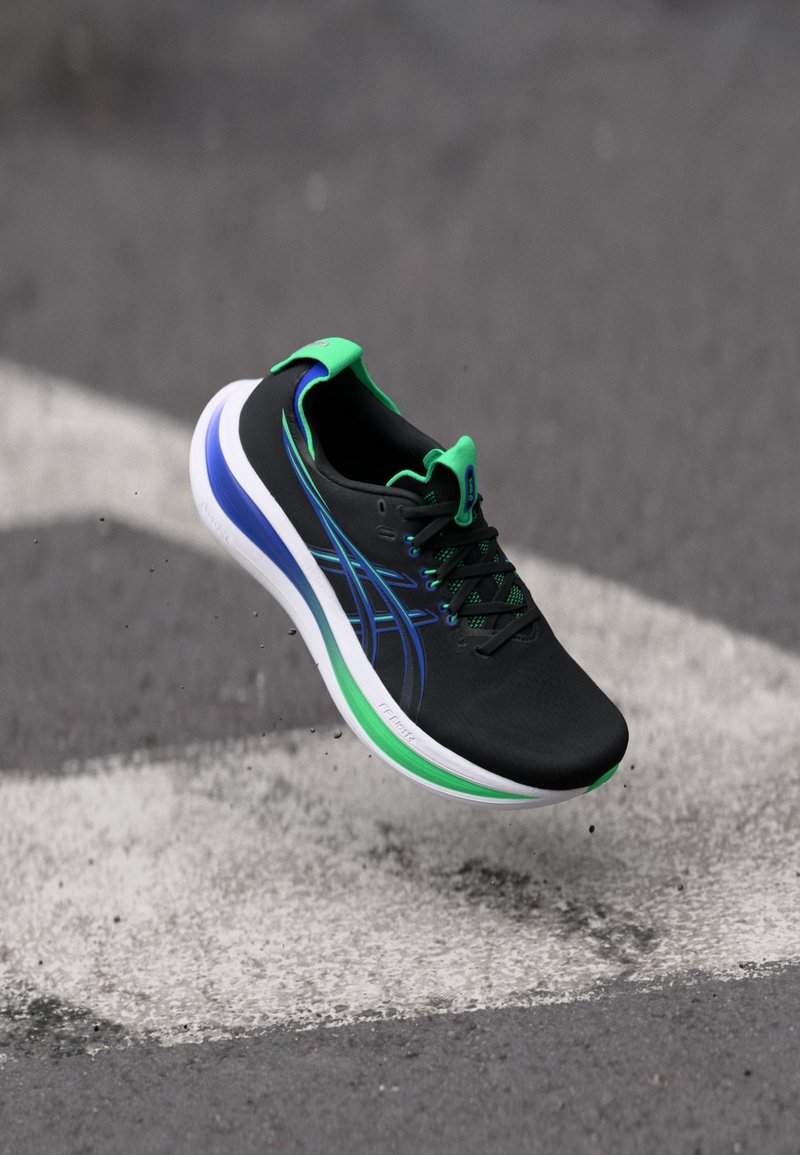 ASICS GEL-NIMBUS 28 - Road running shoes - black - Zalando.co.uk