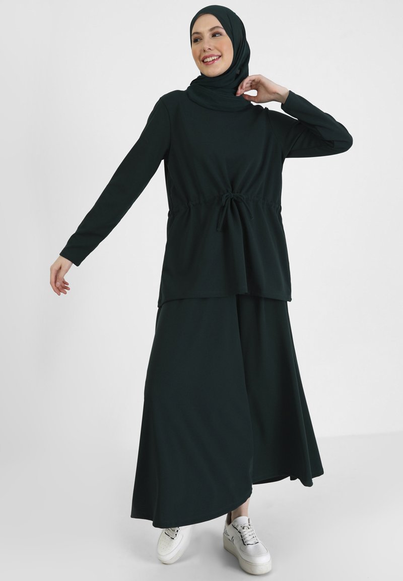 Modanisa CREW NECK REFKA SET - Maxi skirt - dark green - Zalando.ie