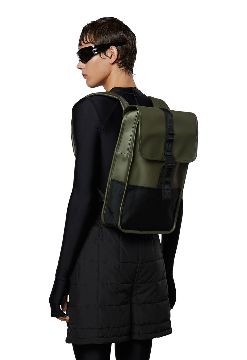 Rains TRAIL MINI - Mochila - evergreen/verde abeto - Zalando.es