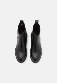 Tommy Hilfiger MONOCHROMATIC CHELSEA BOOT - Platform ankle boots - black - Zalando