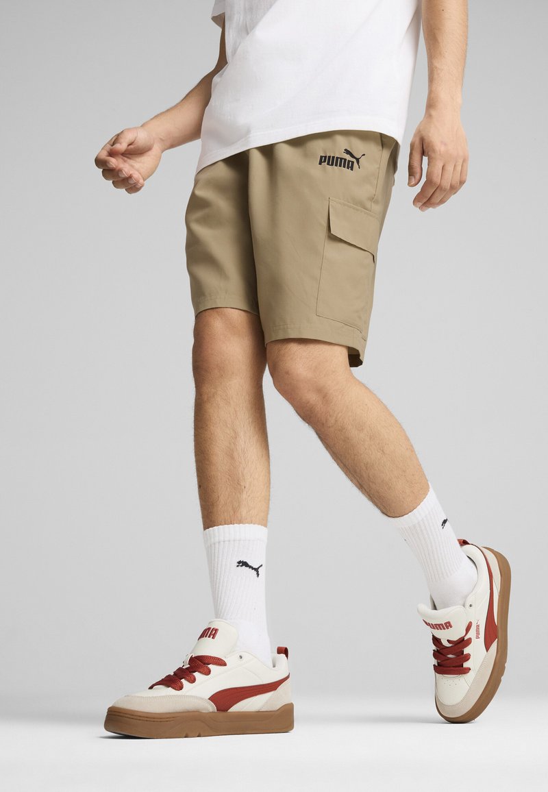 Puma Korte sportsbukser - oak branch/beige - Zalando.dk