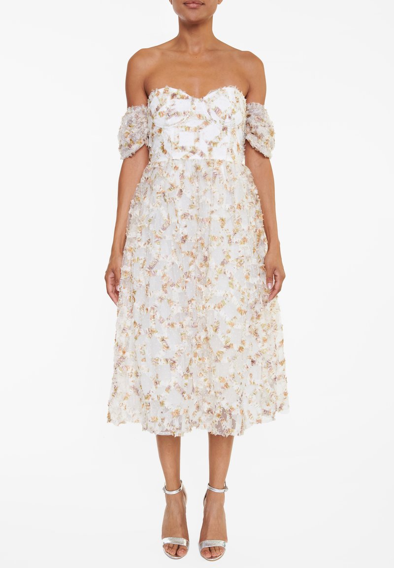 True Decadence AMELIA 3D TULLE BARDOT - Cocktailklänning - white/vit ...