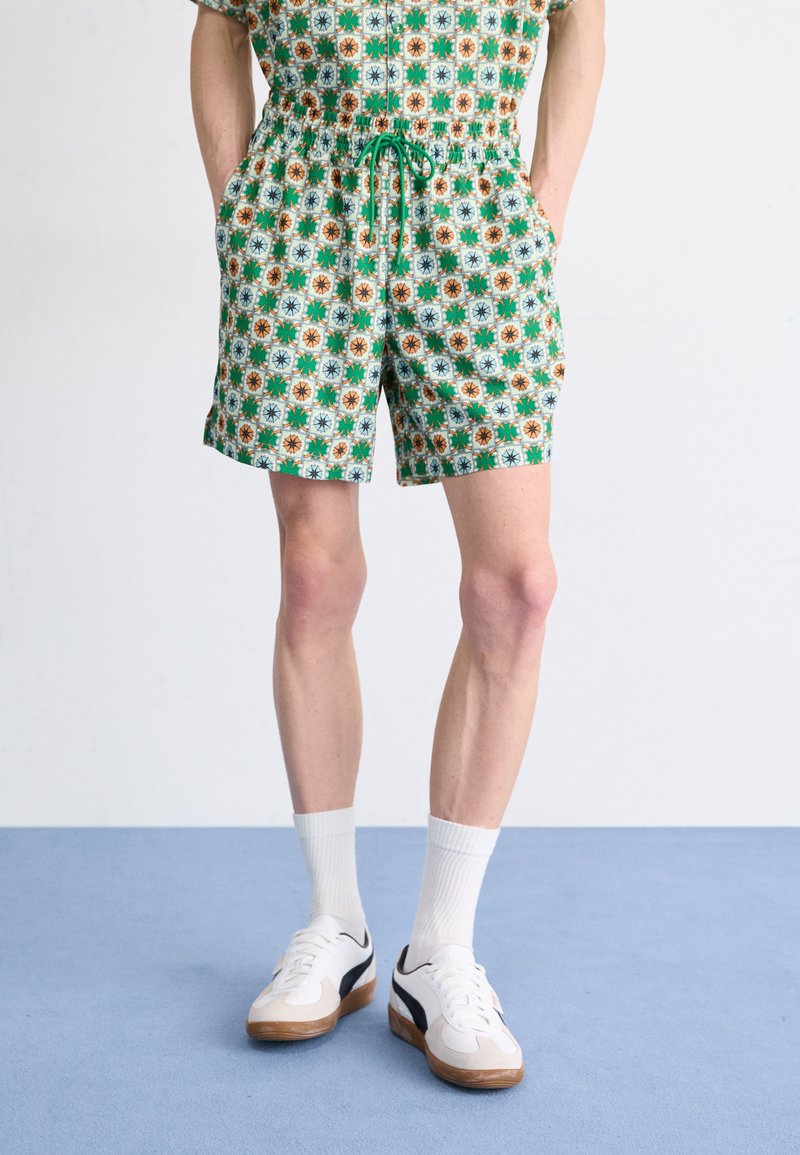 Puma CLASSICS NEW PREP - Shorts - archive green/green - Zalando.co.uk