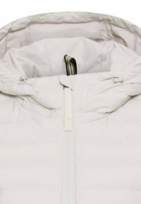 camel active MIT VERSTELLBARER KAPUZE - Winter jacket - pearl/white ...