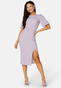 Bubbleroom PUFF SLEEVE STRUCUTRE MIDI DRESS - Etui-jurk - lilac/lila - Zalando.nl