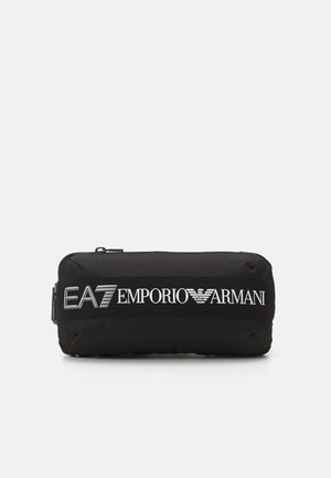 EA7 Emporio Armani TRAIN CORE BACKPACK UNISEX - Tagesrucksack - black/white/schwarz - Zalando.ch