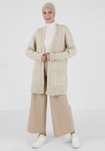 Modanisa WITH POCKETS - Kofta - white/beige - Zalando.se