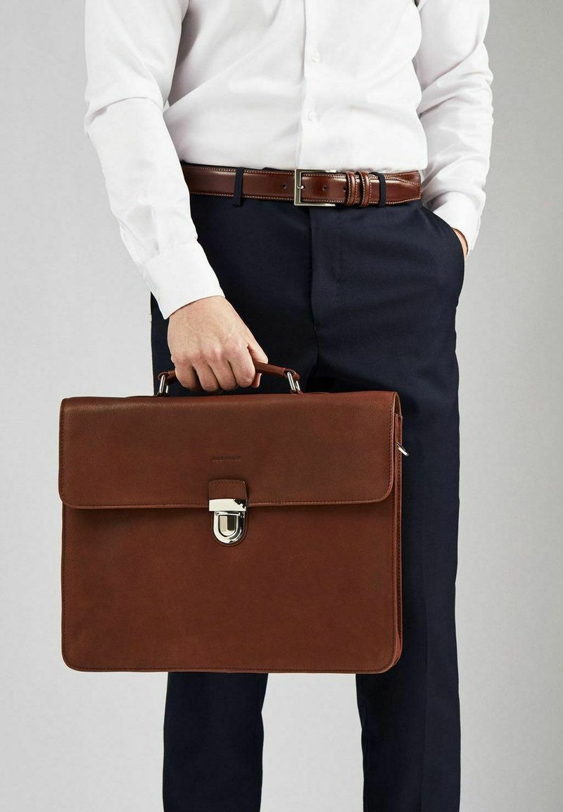 John Henric Attachetasker - chestnut/brun - Zalando.dk