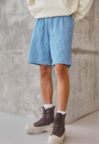 Converse UTILITY - Jeans Shorts - blue denim - Zalando.ch