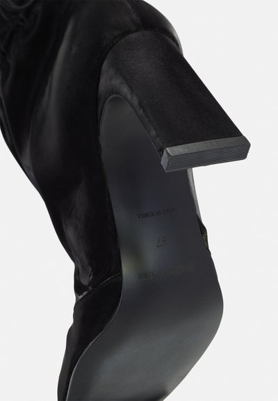 Reike Nen MULTI RUSHY LONG BOOTS - Cuissardes - black/noir - ZALANDO.FR