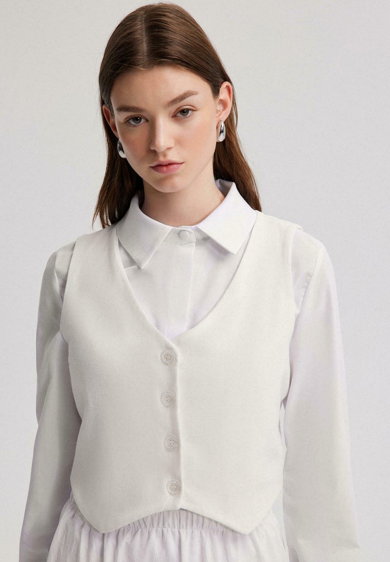 Touché Privé PEARL BUTTON DETAIL - Liivi - ecru/beige - Zalando.fi