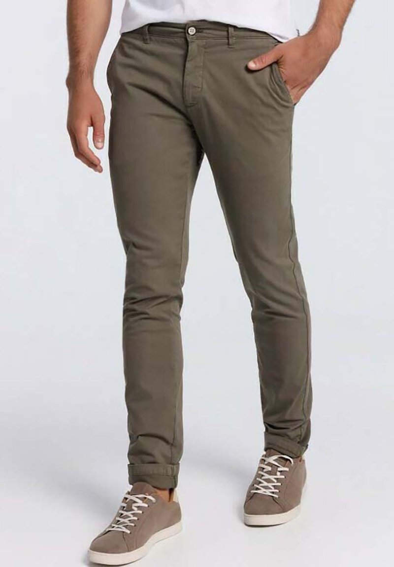 BENDORFF MEDIUM BOX - Pantalones chinos - grün/verde - Zalando.es