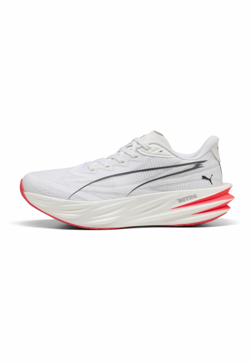 Puma DEVIATE PURE NITRO WNS - Laufschuh Trail - white-ultra red/weiß ...