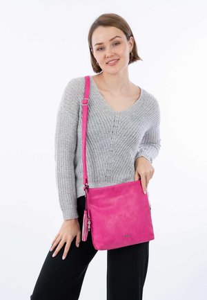 Guess NOELLE POUCH CROSSBODY - Bandolera - rosewood logo/rosa - Zalando.es