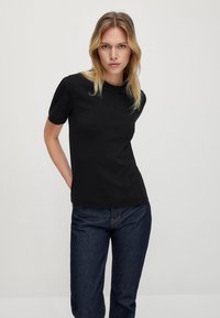 Massimo Dutti AUS PREMIUM - Basic T-shirt - black - Zalando.co.uk