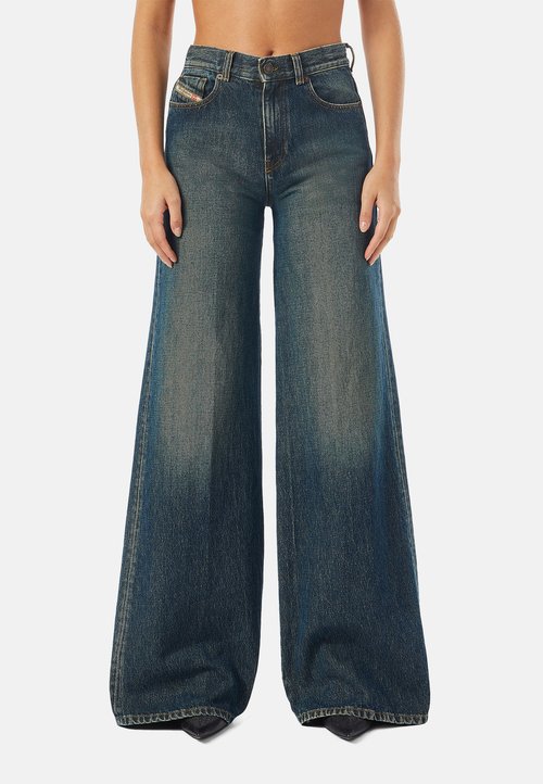 Diesel 1978 DIESEL LIBRARY - Flared Jeans - denim/rinsed denim - Zalando.ch