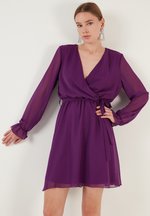 LELA MINI - Dnevna haljina - lilac/boja jorgovana - Zalando.hr