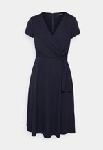 Lauren Ralph Lauren Petite KARLEE SHORT SLEEVE DAY DRESS - Jerseykleid - lighthouse navy ...