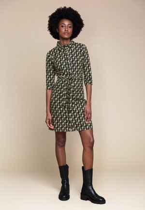 4funkyflavours TURNED ON TO YOU WITH GEOMETRIC PATTERN - Jurk - green ...