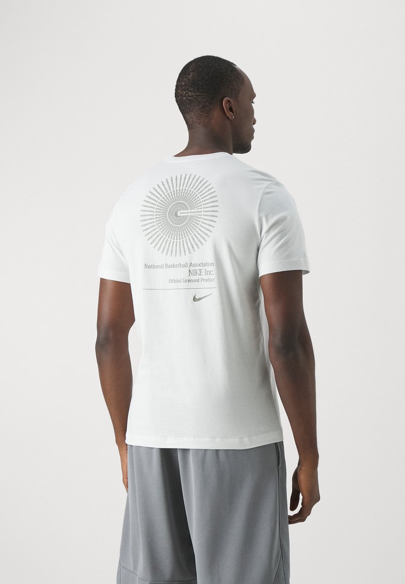 Nike Performance NBA TEE - T-shirts print - summit white/hvid - Zalando.dk