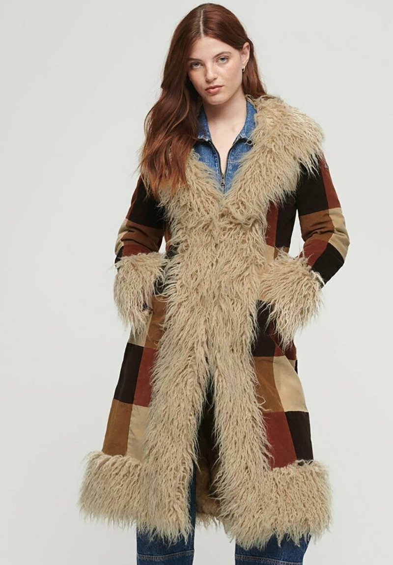 Superdry PATCHWORK LONG AFGHAN - Wintermantel - brown patchwork cord ...