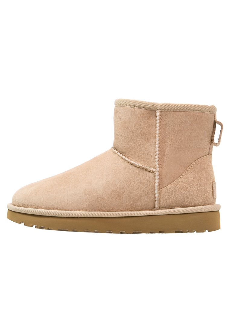 UGG CLASSIC MINI II - Ankelboots - sand - Zalando.no