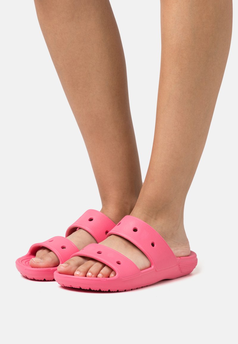 Crocs CLASSIC - Pool slides - hyper pink/pink - Zalando.ie