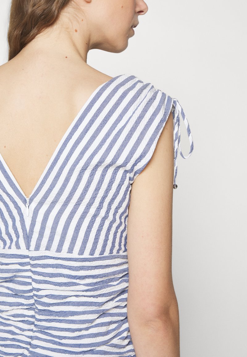 Veronica Beard PERRIN DRESS - Maxi-jurk - washed blue/white/blauw ...