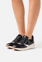 Tamaris Zapatillas - black/gold/negro - Zalando.es