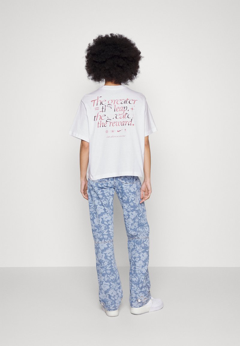 Nike Sportswear TEE BOXY - Camiseta estampada - white/blanco - Zalando.es