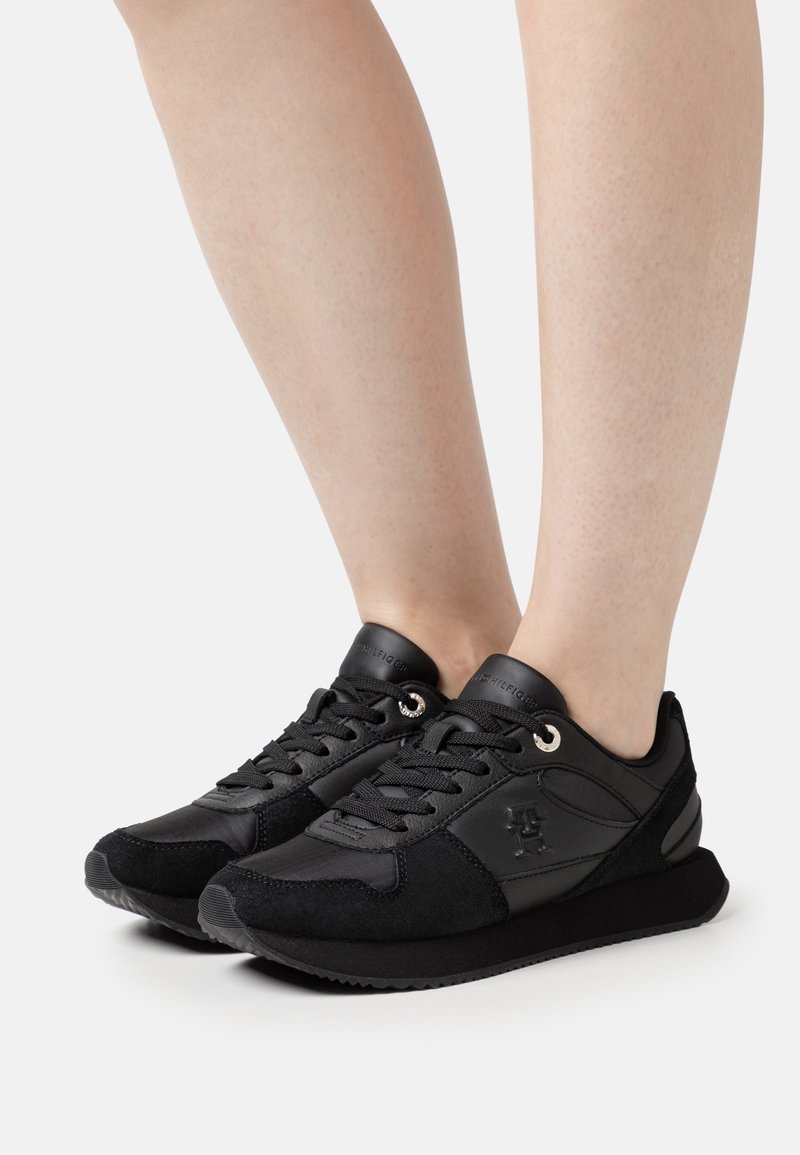 Tommy Hilfiger L RUNNER - Sneakersy niskie/czarny - Zalando.pl