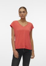 Vero Moda VMFILLI V NECK TEE - T-Shirt basic - cayenne/koralle - Zalando.ch