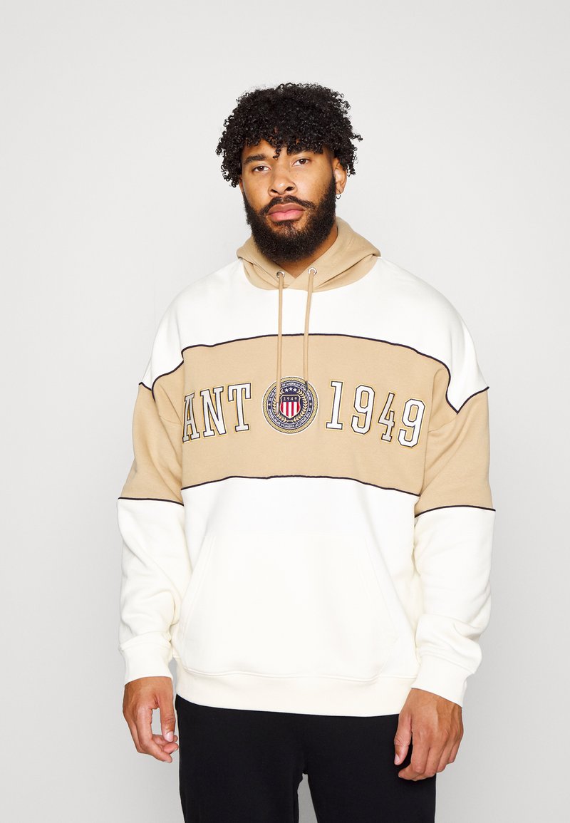 GANT CREST SHIELD BLOCK HOODIE - Kapuzenpullover - cream/offwhite ...