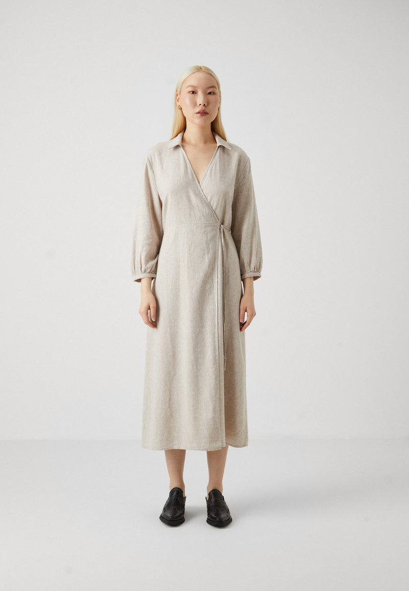 MSCH Copenhagen GINIA 3/4 WRAP DRESS - Robe de jour - sand/beige ...