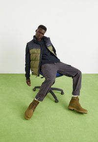 Columbia BULO POINT - Bodywarmer - stone green/shark/groen - Zalando.nl