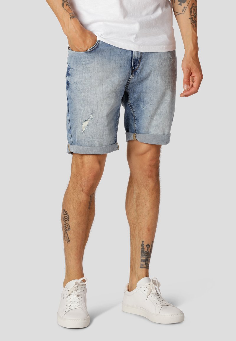 Clean Cut Copenhagen CHRIS - Jeans Shorts - light blue denim/dark-blue ...