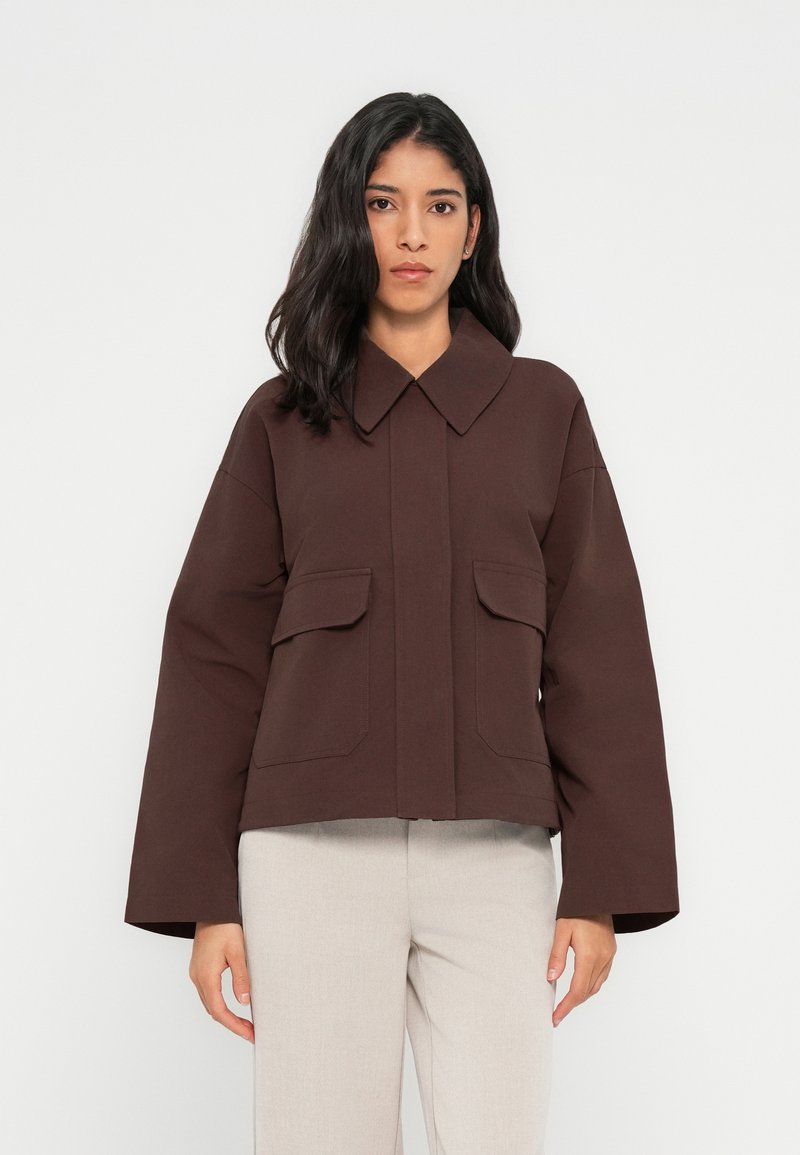 Object OBJJOSIE SHORT COAT - Chaqueta de entretiempo - seal brown ...