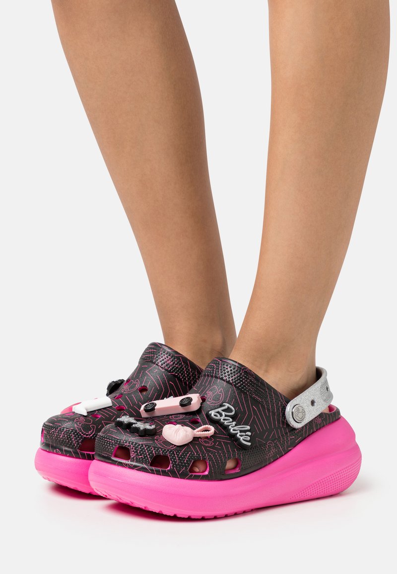 Crocs BARBIE CRUSH - Mules à talons - black/noir - ZALANDO.FR