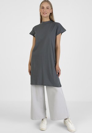 Modanisa REFKA BASIC - T-Shirt basic - evergreen/grün - Zalando.de