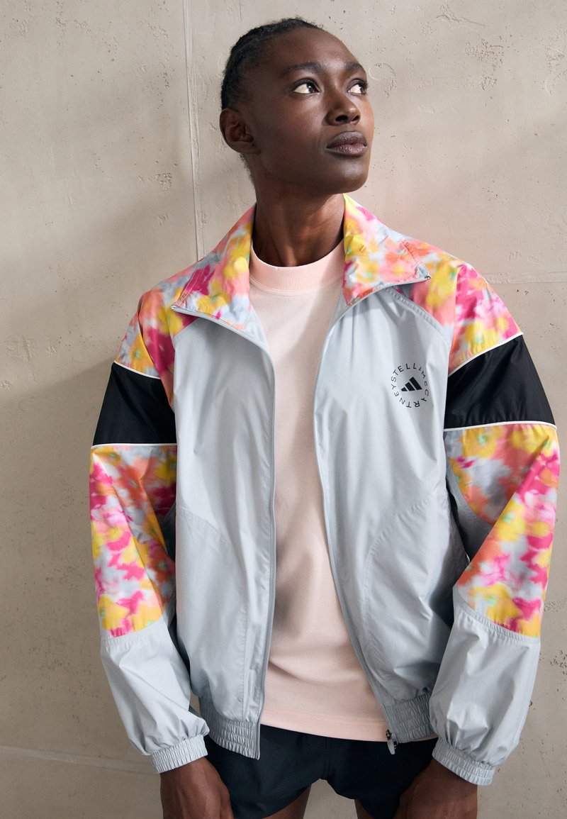 adidas by Stella McCartney TRACKTOP - Training jacket - active gold ...