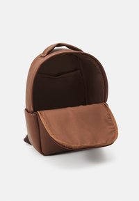anello MINI ROUNDED BACKPACK UNISEX - Tagesrucksack - brown/braun ...