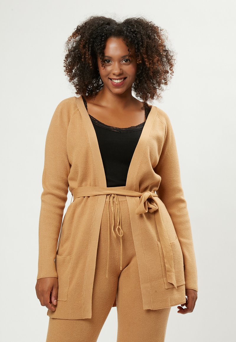 Maison Form'elle RAGLAN - Vest - camel - Zalando.nl