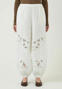 YAS HOSE YASRAISE HW BALLOON - Broek - star white/wit - Zalando.be